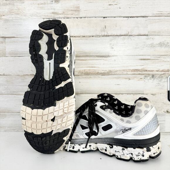 New Balance | Shoes | New Balance Womens Run Disney Minnie Mouse Yoo ...